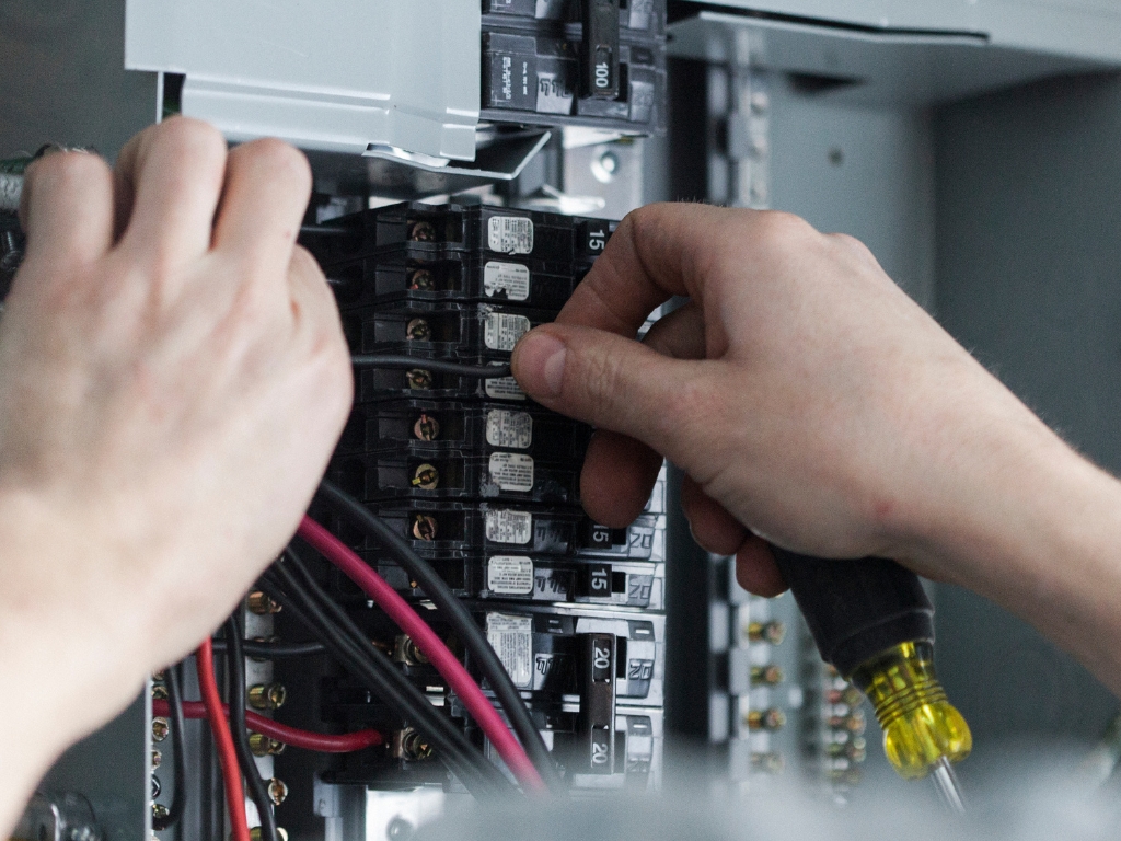 Electrical Panel Upgrade Guide for Older Homes | KSB Electric